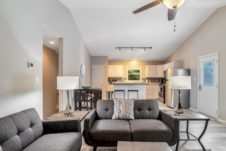 Fab South Asheville Townhome Hot Tub Pet Friendly - 阿什維爾
