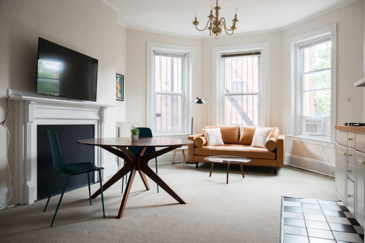 Charming 1 Bedroom | Newbury Street - Boston, MA