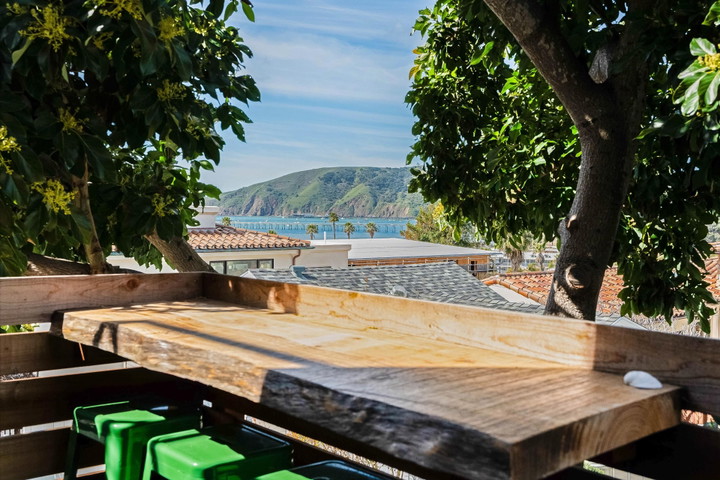 Hang Ten At The Studio! Vibe In This Groovy Avila Beach Studio Condo! - Avila Beach, CA