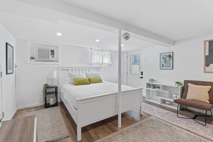 Cozy Chic Studio | Prime Austin Location - United States