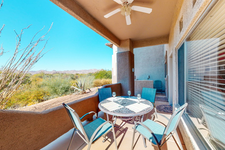 Tastefully Remodeled Condo With Pool, Hot Tub & Fitness Room - Oro Valley, AZ