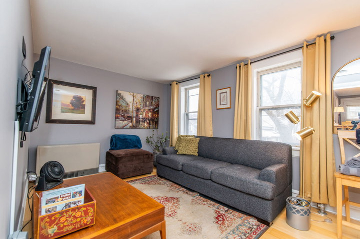 Perfectly Located Private 2 Bdrm Apartment - Burlington, VT