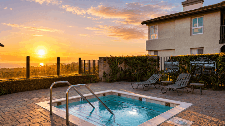 Seabreeze Retreat By Avantstay | Pool + Hot Tub Access + Gym | Newport Beach - Dana Point, CA