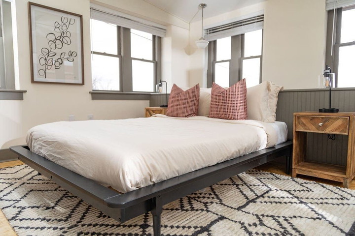 Stay Roanoke | Sleek Loft Minutes From Downtown - Roanoke, VA