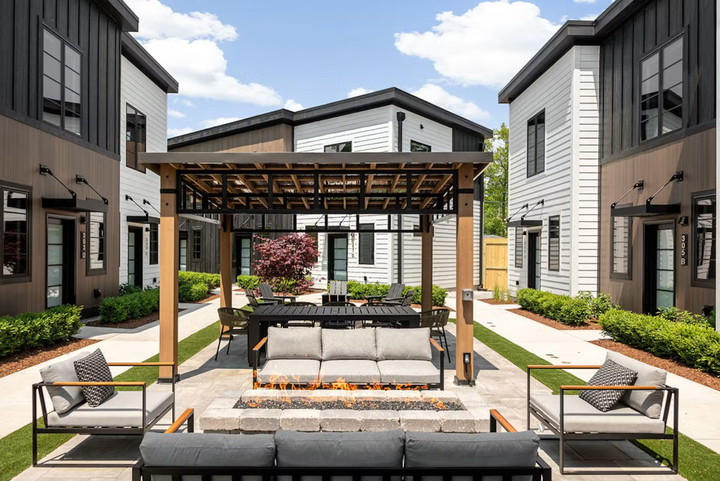 Hamilton Place | Dunecrest Building 8br | Near Downtown + Trails - Traverse City, MI