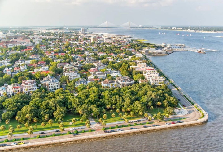 St. Tropez House | Historic 2-story W/ Courtyard - Charleston, SC