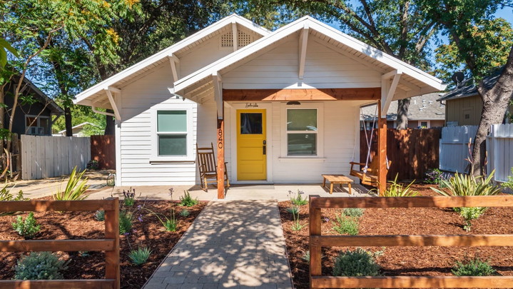 Bella Villa - Vine Cottages By Avantstay | Hot Tub + Firepit + Bocce | Downtown Paso Robles - Paso Robles, CA