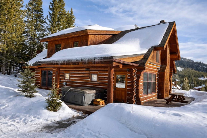 Powder Ridge End-lot — Ski Access + Hot Tub - Big Sky, MT
