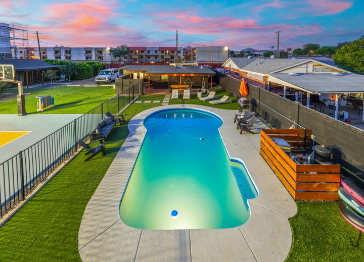 Shared Fun Theater, Pickleball & Pool | Dt Phoenix - Phoenix, AZ