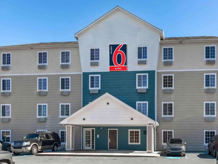 1 Full Bed | Non-smoking, Kitchen - Shreveport