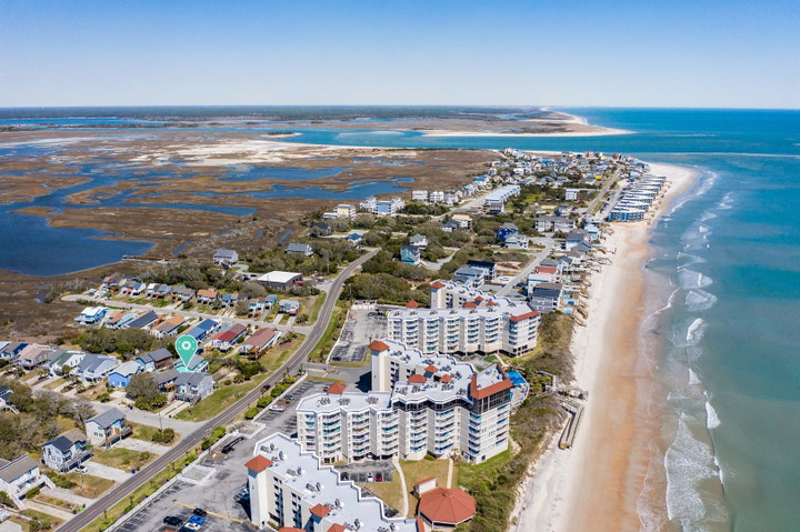 Stunning Second Row Duplex, Easy Beach Access, Pet-friendly - North Topsail Beach, NC