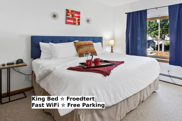 Fast Wifi And Smart Tv - Cozy Escape With Off-street Parking - Wauwatosa, WI