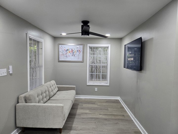 Charming Home Near City Attractions - Delightful Urban Retreat - Atlanta, GA