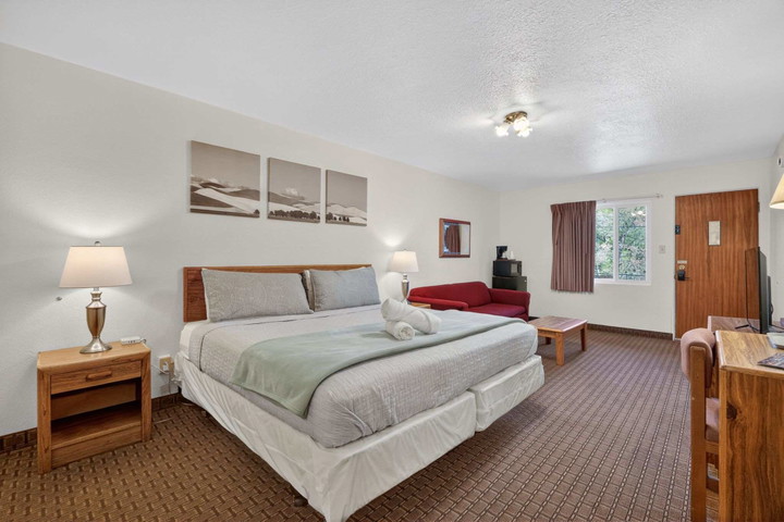 Eagle Motel Suite 107 - Colorado Springs, CO