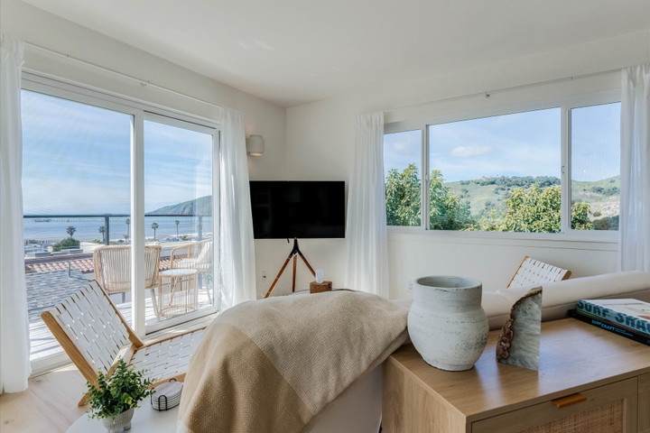 Sun-drenched Coastal Retreat: Luxe 2-bed Condo Walkable To Avila Beach! - Avila Beach, CA