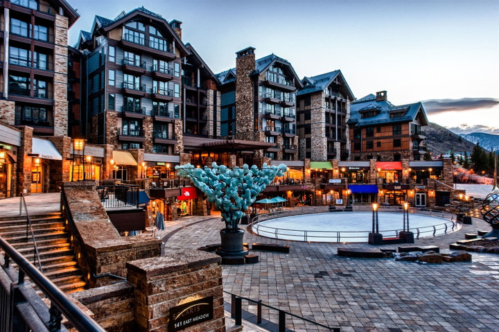 Luxe 2br + Den Condo In Vail Village- Walk To Slopes, Bowling, Indoor Pool & Spa - Summit County, CO