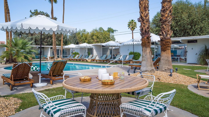 Monkey Tree Suite By Avantstay | Mid-century Studio | Shared Pool + Hot Tub + Cold Plunge | Walk To Bars & Dining - Palm Springs, CA
