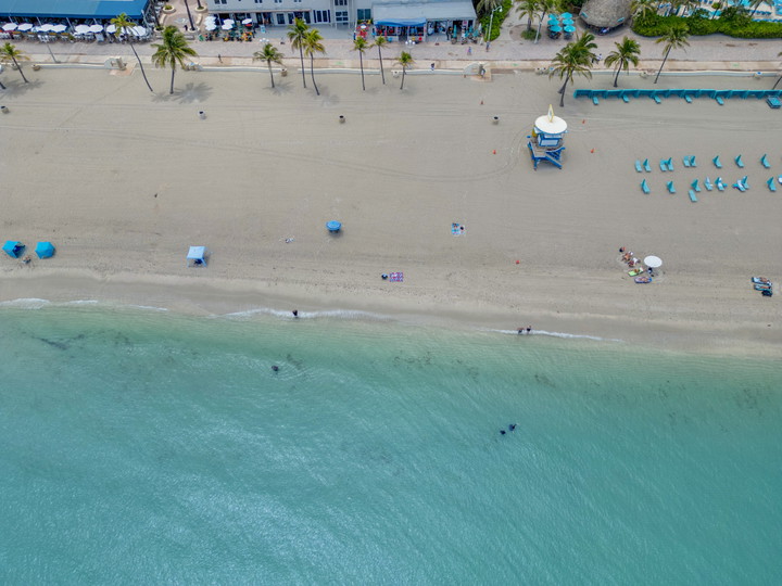 Fantastic 1/1 Bedroom Steps Away From The Beach! - The Bahamas
