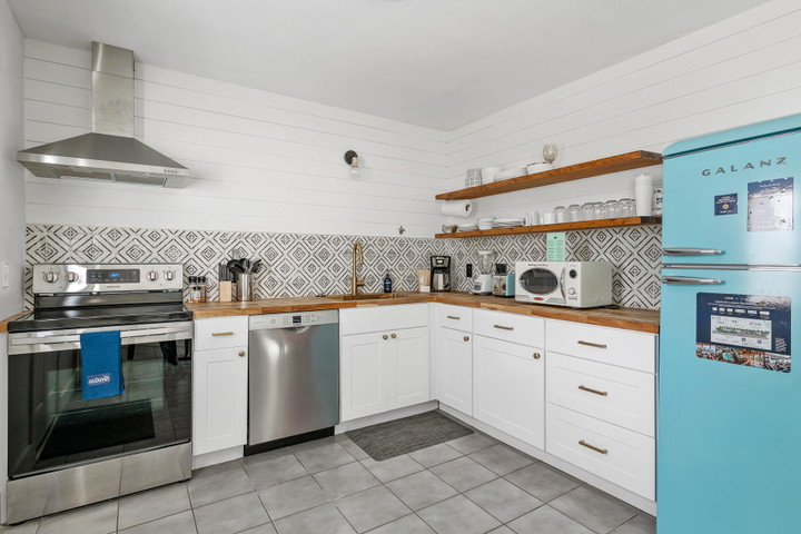 Posh Old Village Townhome | Stylish Escape - Mount Pleasant, SC