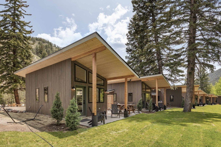 Creekside Mountain Cabin | Hot Tub | Lostfork - Colorado