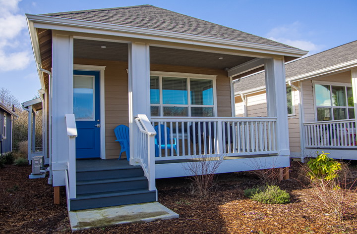 Charming Cottage With Open Concept Living - Delightful Beach Retreat - Ocean Shores, WA