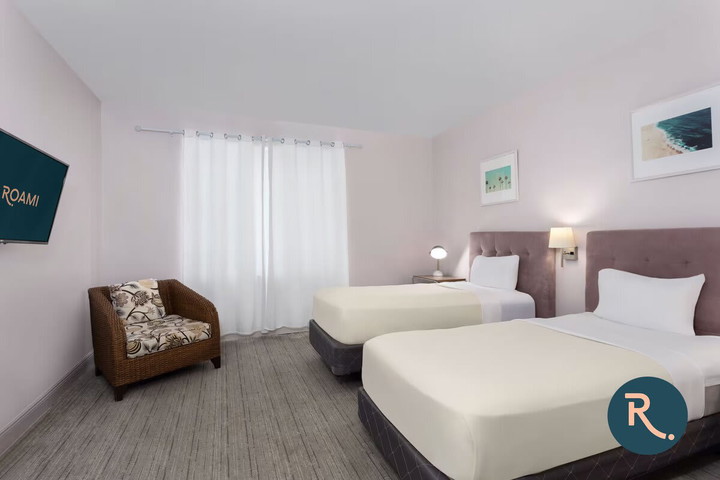 Roami At Hotel Astor | Pool | Queen Studio - Bahamas