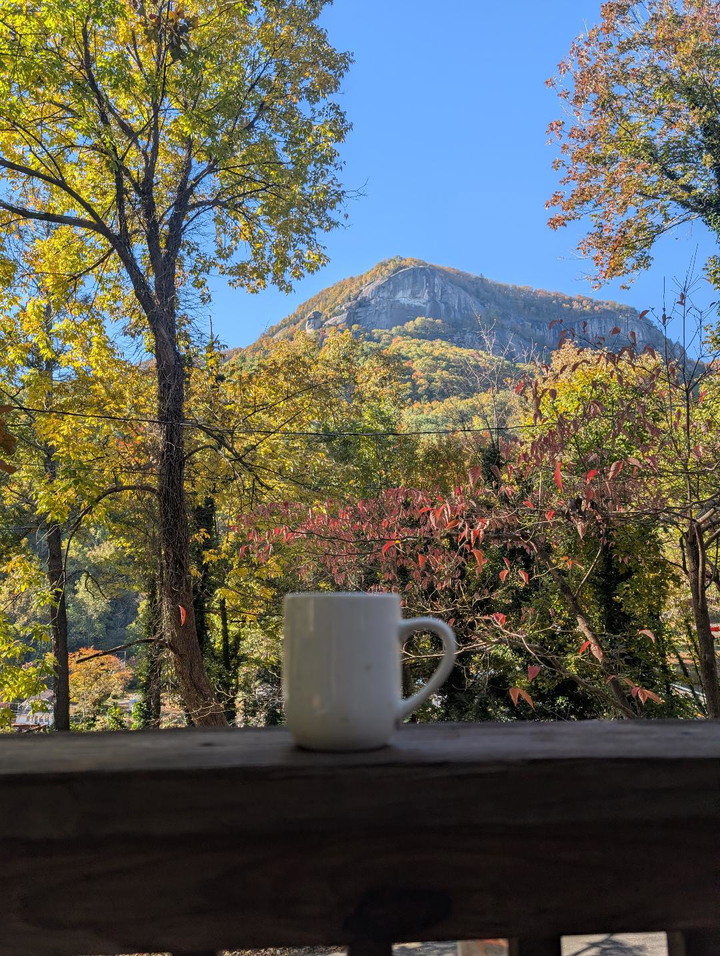 Mountain Views And Cozy Comfort - Charming Retreat Near Chimney Rock - Lake Lure, NC