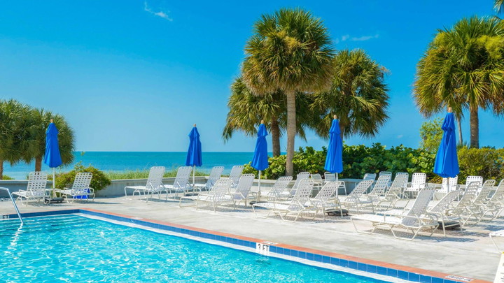 Beachfront 2bdr Condo, Pool & Hot Tub W/ Ocean Views | Papaya Place By Avantstay - Key West, FL