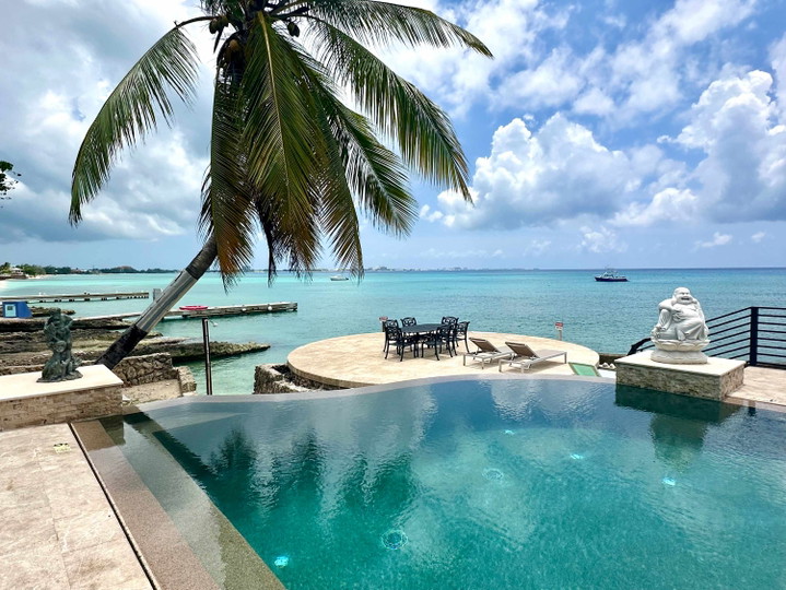 Seven Mile View #3b - Oceanfront Studio & Pool - Cayman Islands