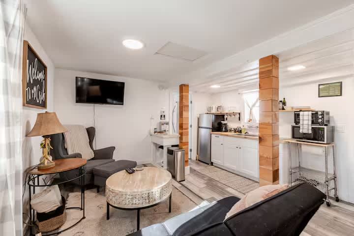 Downtown Flagstaff Suite | Walk To Breweries & - Flagstaff, AZ