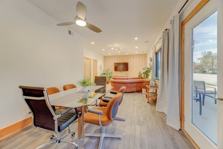 The Workspace Warehouse | 3br 2ba 5tvs - Columbia, SC