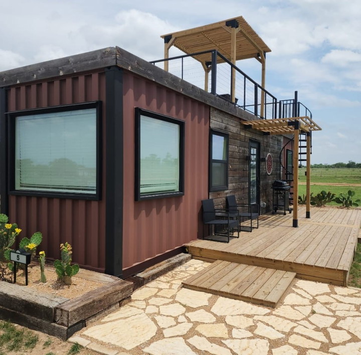 Container Home With Rooftop Deck & Pool Access - Estados Unidos