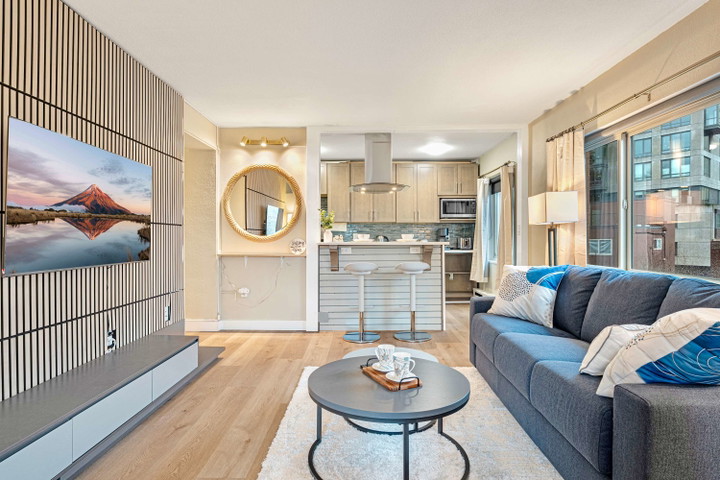 Contemporary Downtown Condo With Skyline Views - Seattle, WA
