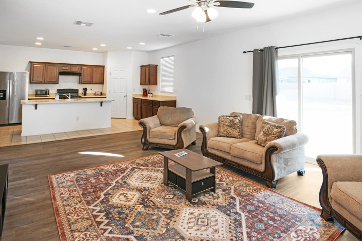 4br Casa Grande Home | Game Table + Large Yard - Casa Grande