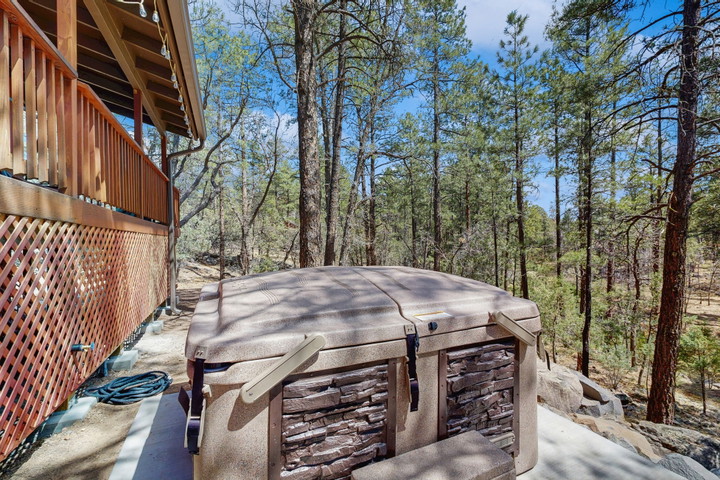 Wonderful Dog-friendly Home With Hot Tub, Firepit, & Washer/dryer - Pinetop-Lakeside, AZ