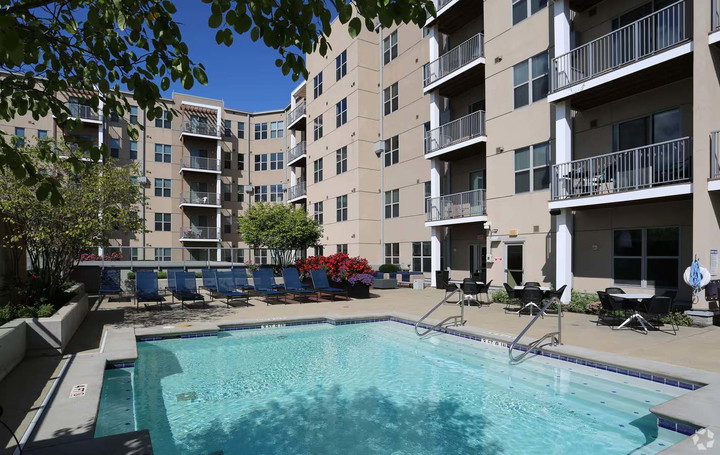 Two Stunning 4br/4ba Cozysuites At The Banks - Cincinnati
