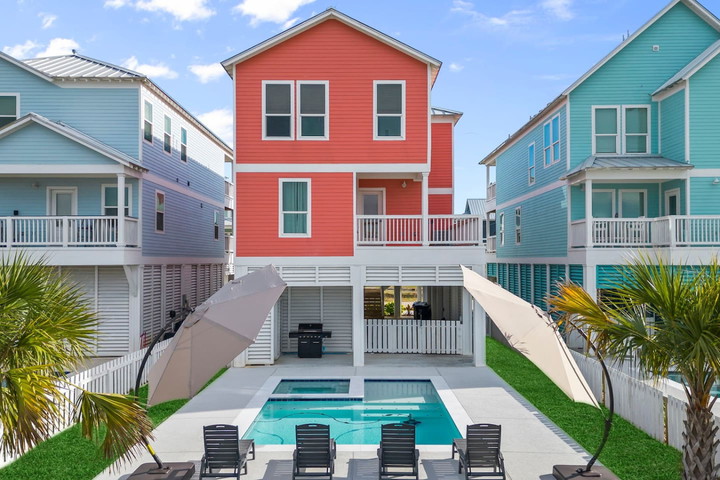 Beachside Cottage - Galveston, TX