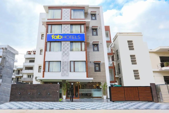 Hotel Golf Inn - Gurugram