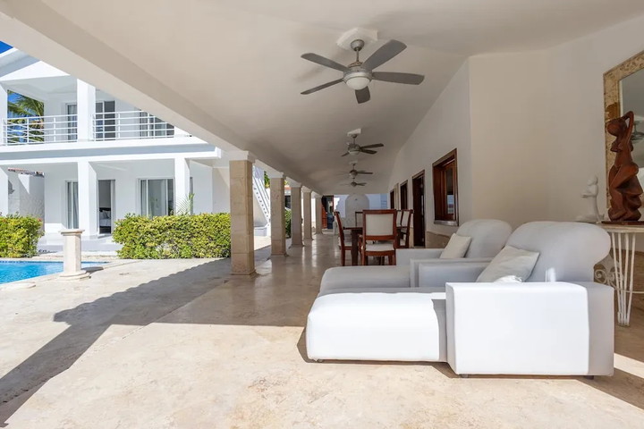 Beachfront 7br Villa With Pool & Maid - Punta Cana
