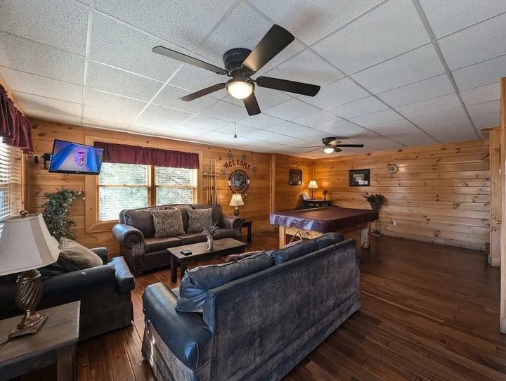 Ern807 - Black Bearry Ridge - Great Location! Close To All The Action! 6 Bedroom Cabin By Redawning - Tennessee