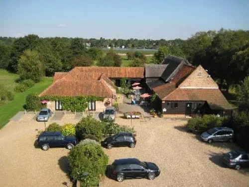 Ivy House Country Hotel - 로웨스터프