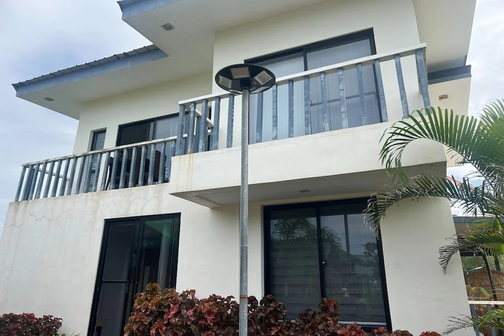Lover's Point Beach Front Resort - Nasugbu