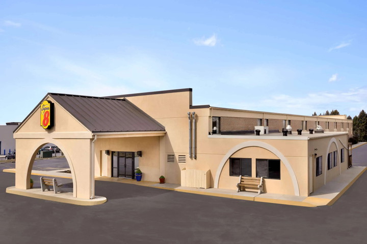 Super 8 By Wyndham Chambersburg I-81 - Chambersburg, PA