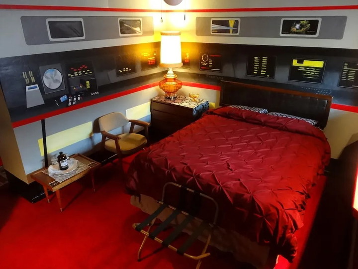 The Star Trek - Uss Enterprise Room At The Itty Bitty Inn - Coos Bay, OR