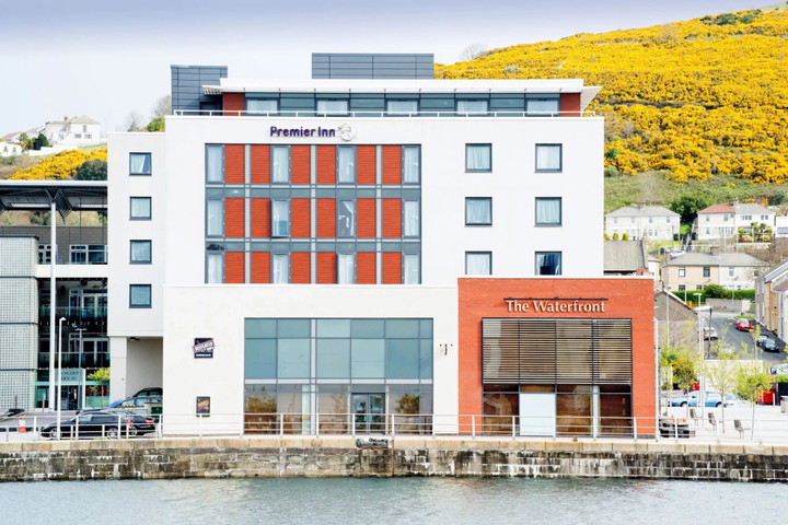 Premier Inn Swansea Waterfront - Swansea