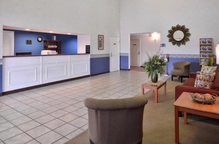 Comfort Crest Inn - El Dorado, AR