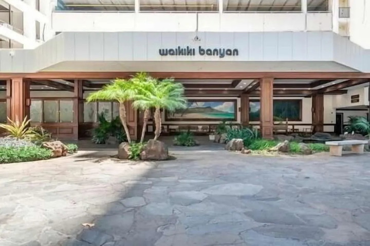 Deluxe Condo Near Waikiki Beach - Free Parking By Koko Resort Vacation Rentals - Honolulu, HI