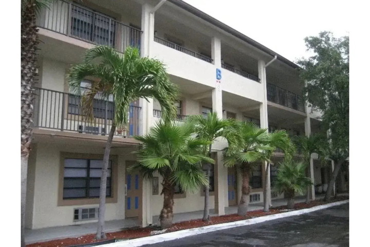Nova Inn Resort - Boca Raton, FL