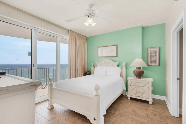 Emerald Isle Resort 1201 - Laguna Beach, FL
