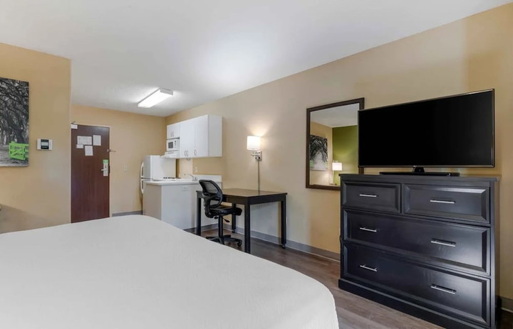 Relax Suites Extended Stay - La Mirada - Whittier, CA